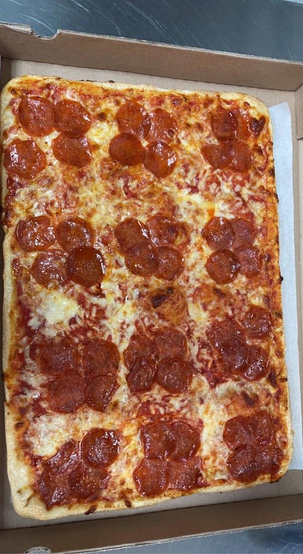 Austintown Ianazone's Pizza - Pizza restaurant in Youngstown, OH